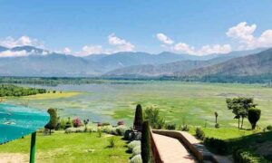 Explore the Top 18 Most Beautiful Lakes in Kashmir